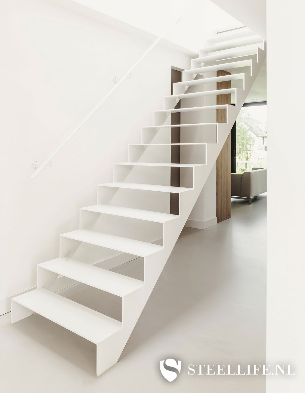 Stalen deuren met glas en stalen trappen | Steellife®